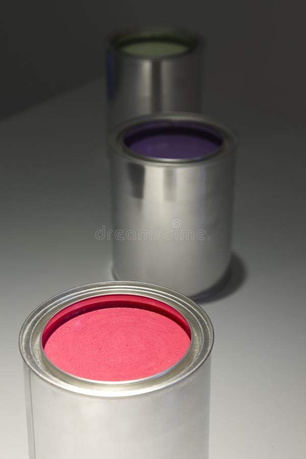 Malen Sie Dosen stockbild. Bild von kunst, ansicht, silber - 31955387