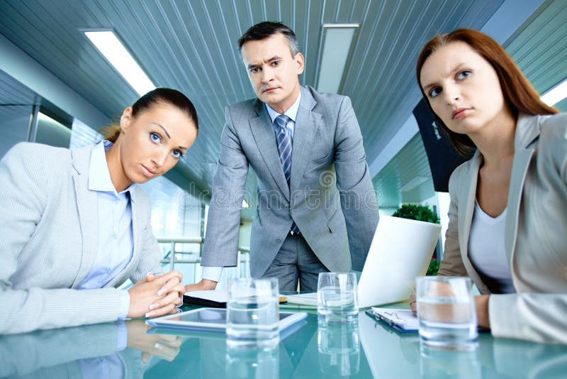 Malentendido stock de ilustración. Ilustración de concepto - 92362781