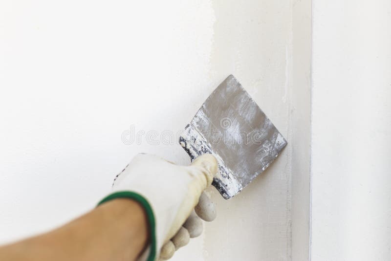 Maler, Der Mit Einer Spachtel Arbeitet Stockbild - Bild von verzieren ...