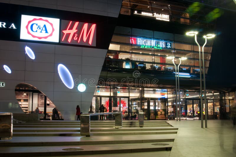 17,129 Mall Entrance Photos - Free & Royalty-Free Stock Photos from ...