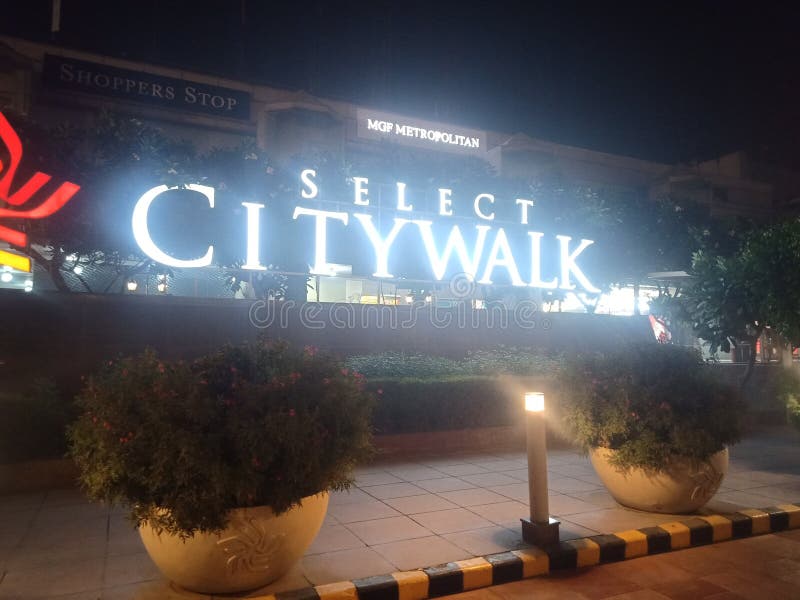 Mall in india editorial image. Image of darkness, india - 201839860