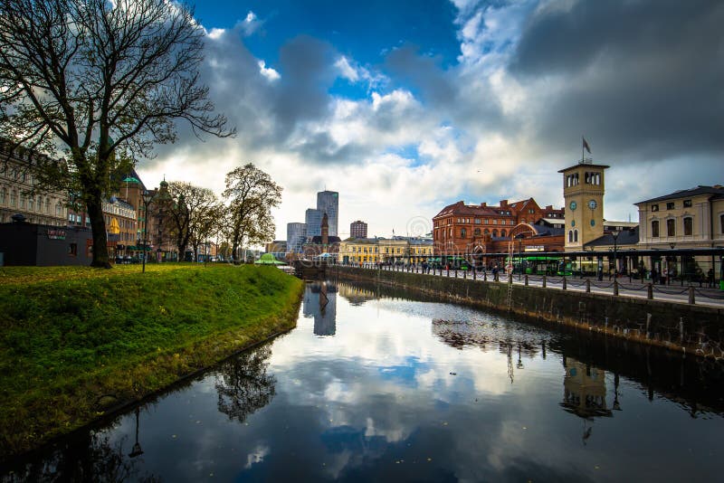 Malmo - October 22, 2017: Canals in the Historic Center of Malmo ...