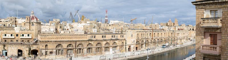 Malta - Bormla - CittÃ Cospicua Stock Photo - Image of crane, cospicua ...