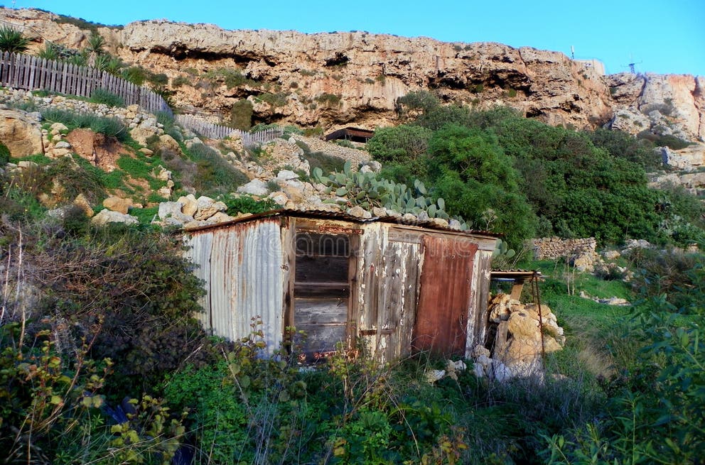 Malta, Dingli Cliffs, Triq Panoramika, Poor Hut Stock Photo - Image of ...