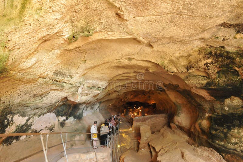 Ghar Dalam Cave in Malta 8.3 Editorial Stock Image - Image of cave ...