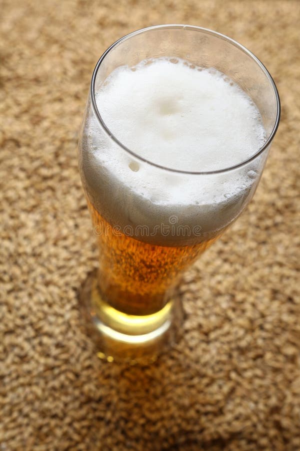 Malz und Bier stockbild. Bild von korn, trommel, malz - 50323209