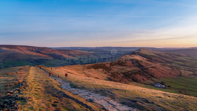 Mam Tor Sunrise - Peak District Editorial Stock Image - Image of freeze ...