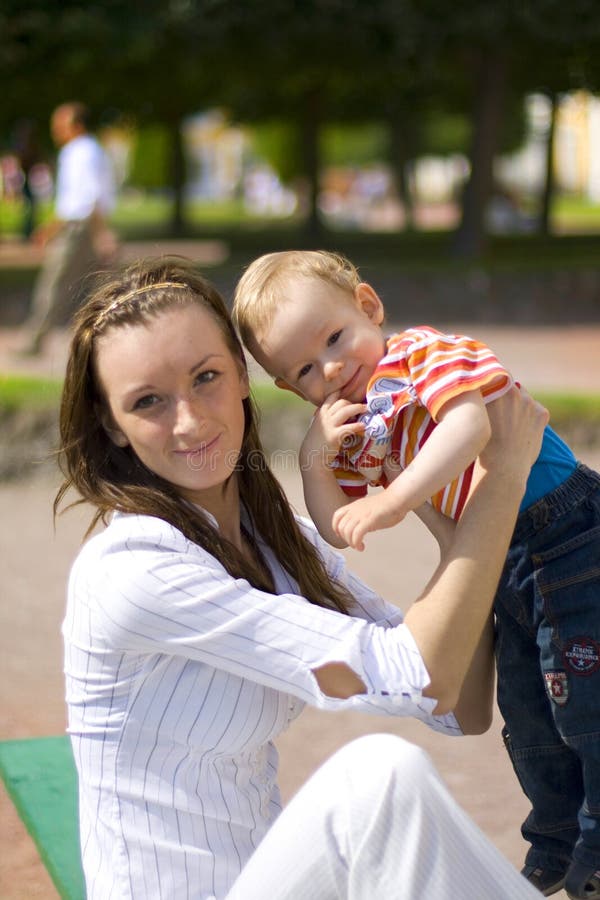 Mama und Kind stockfoto. Bild von mädchen, paare, kindheit - 2924038
