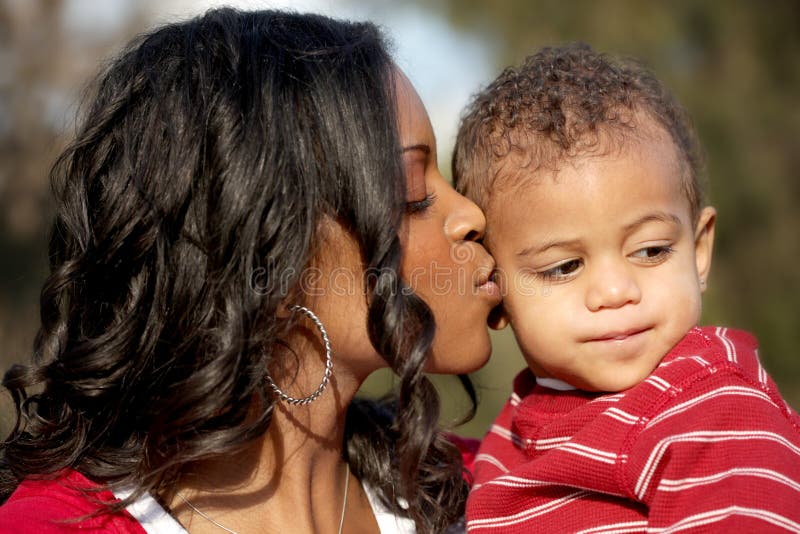 Mama y bebé foto de archivo. Imagen de hermoso, poco, belleza - 8742474