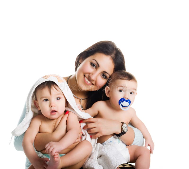 Mamma con i suoi figli fotografia stock. Immagine di capelli - 15205304