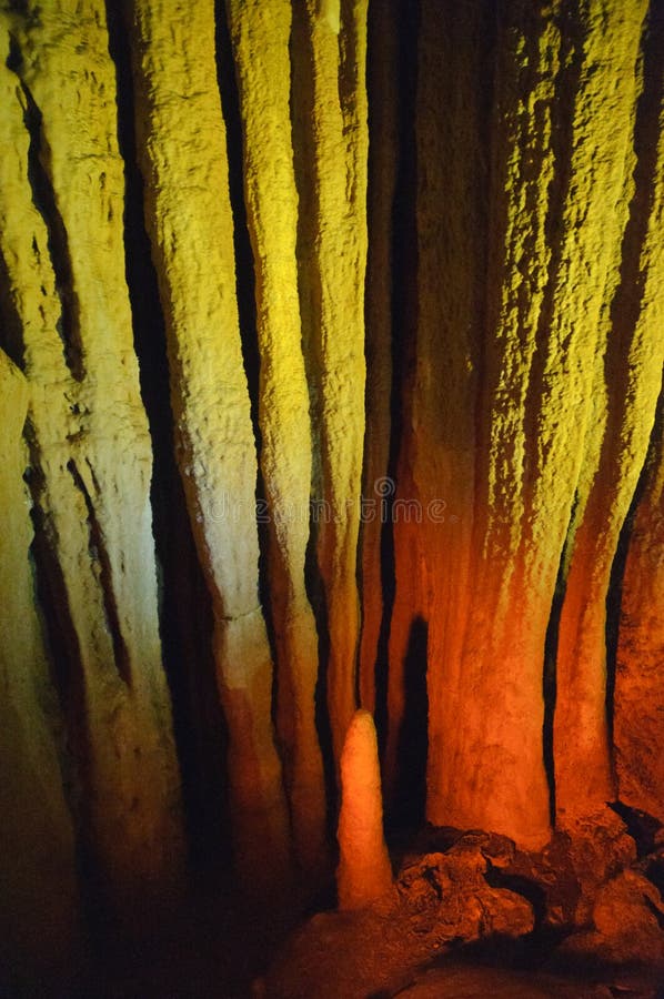 Mammoth Cave, Frozen Niagara Formation Stock Image - Image of county ...