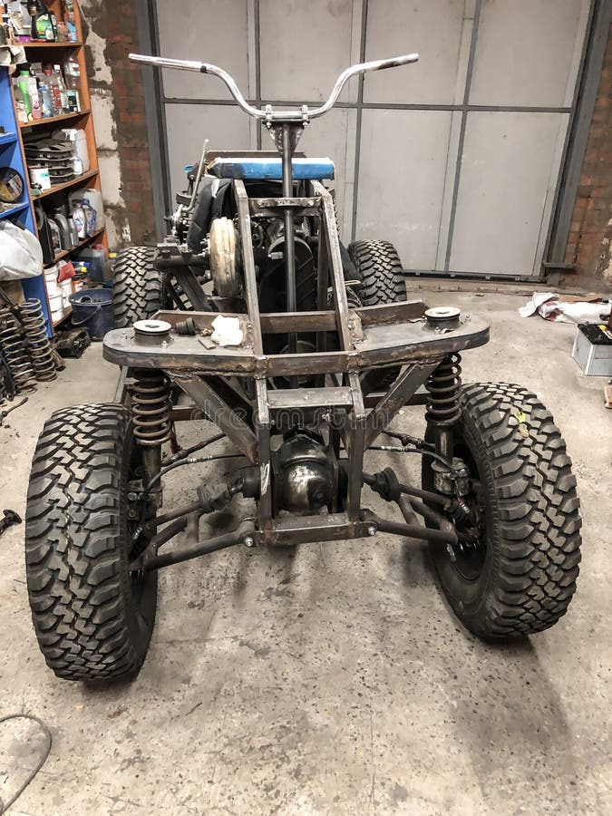 Man Auto Mechanic Working in a Garage, Workshop Stock Photo - Image of ...