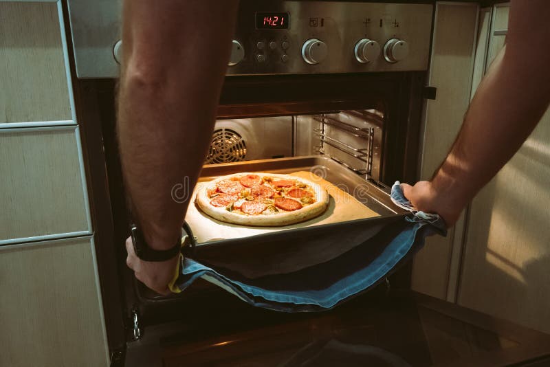 454 Man Using Oven Stock Photos - Free & Royalty-Free Stock Photos from ...