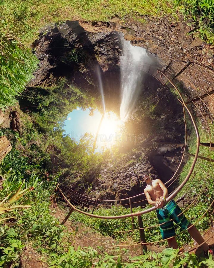 Waterfall mini niagra stock image. Image of cool, forest - 30998467