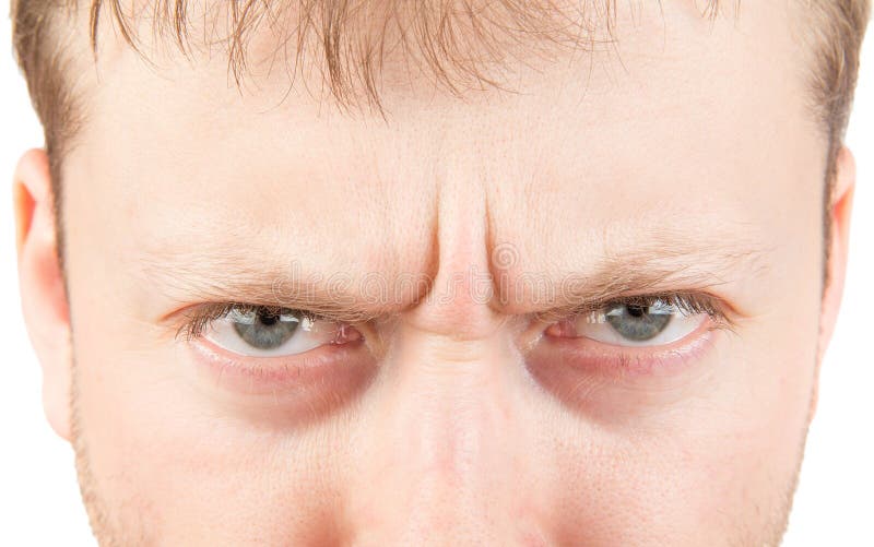 Man boze ogen op wit stock foto. Image of één, boos, gezicht - 69164220