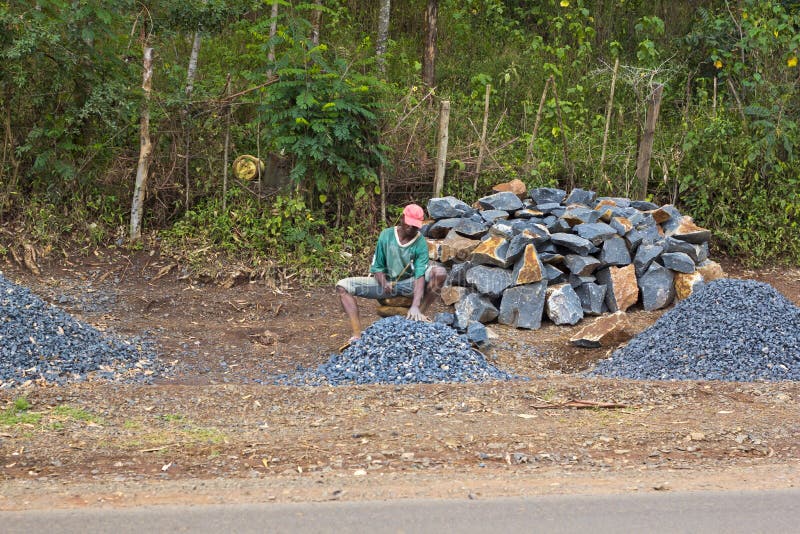 Man breaking rocks editorial photography. Image of gravel - 39090842