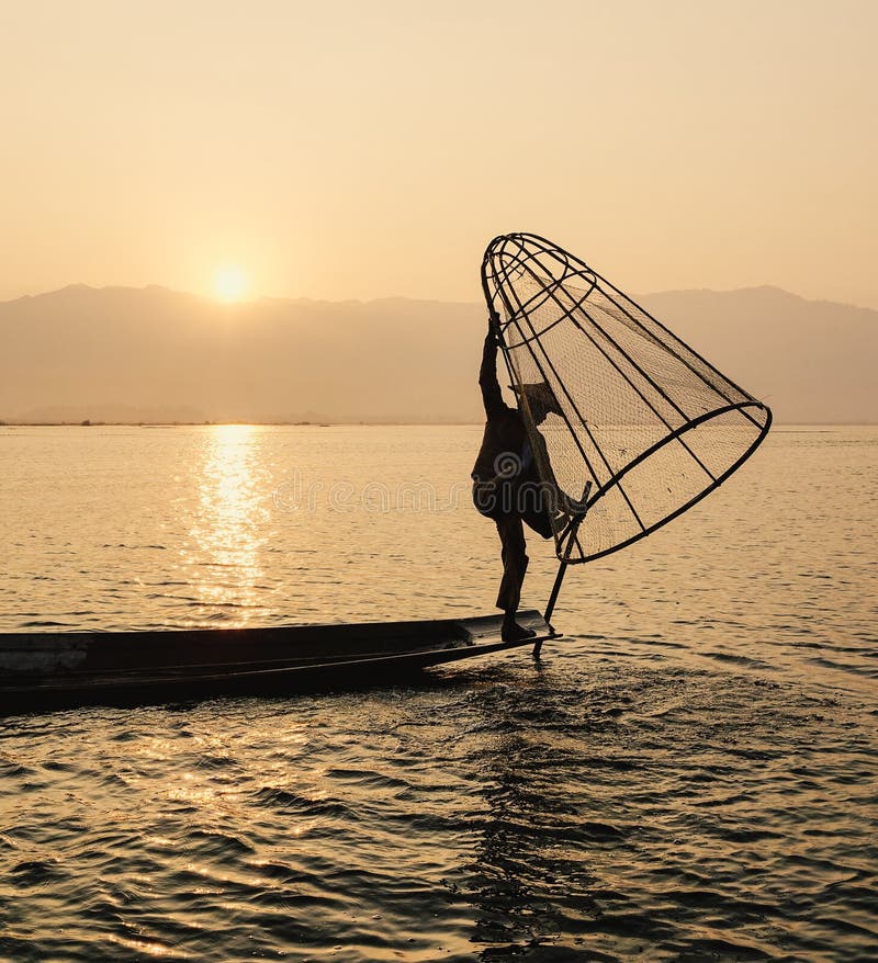 Man Catching Fish on Inle Lake Shan State Editorial Photography - Image ...