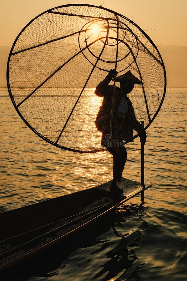Man Catching Fish on Inle Lake Shan State Editorial Photography - Image ...
