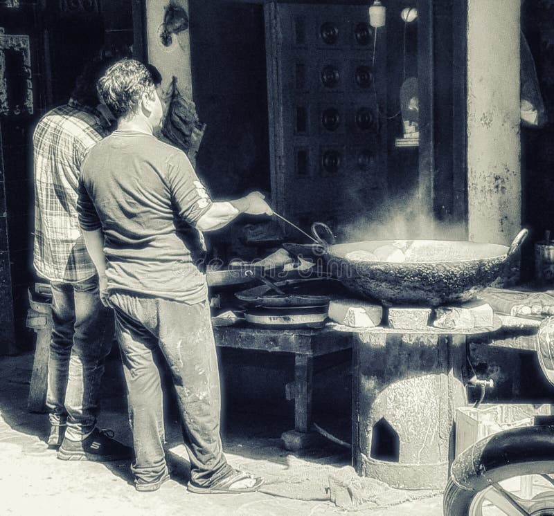Man Cooking Outdoors in Amritsar, Punjab, India Editorial Stock Photo ...