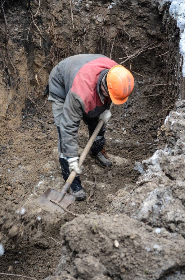 Man digs a pit editorial photo. Image of farming, detail - 90161686