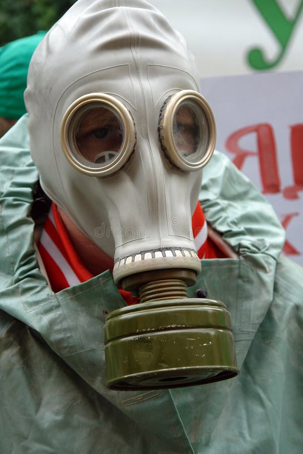 Man in a gas mask editorial photography. Image of face - 39588107