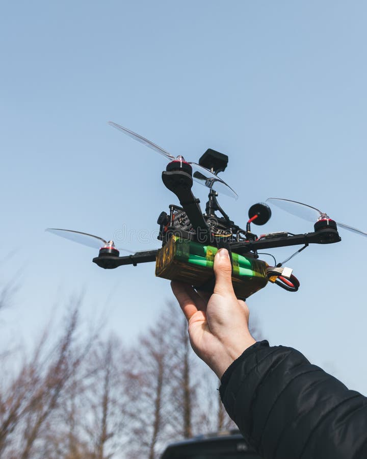 Man Holds In His Hand Fpv Copter Stock Image - Image of quadrocopter ... Man Holds In His Hand Fpv Copter Stock Image - Image of quadrocopter ...