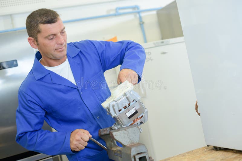 635 Man Lifting Heavy Object Stock Photos - Free & Royalty-Free Stock ...