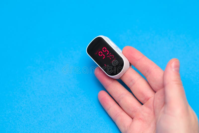 Man Measures Level Blood Oxygen Saturation Using Device Stock Photos ...
