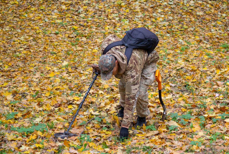 People,metal detecting editorial stock photo. Image of women - 31201898 People,metal detecting editorial stock photo. Image of women - 31201898