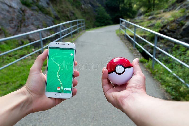 Man Playing Pokemon Go Outdoor Editorial Stock Photo - Image of walking ...