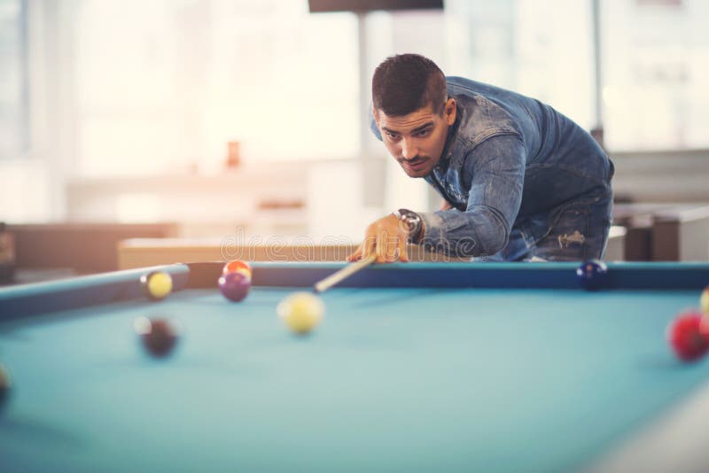 Man playing pool in pub stock image. Image of snooker - 82875971