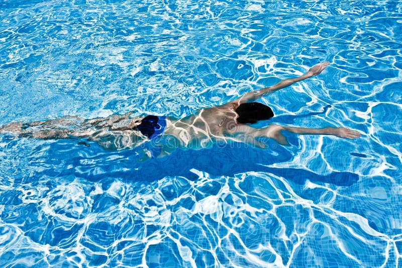 Man Swimming Underwater in Pool Stock Photo - Image of background ...