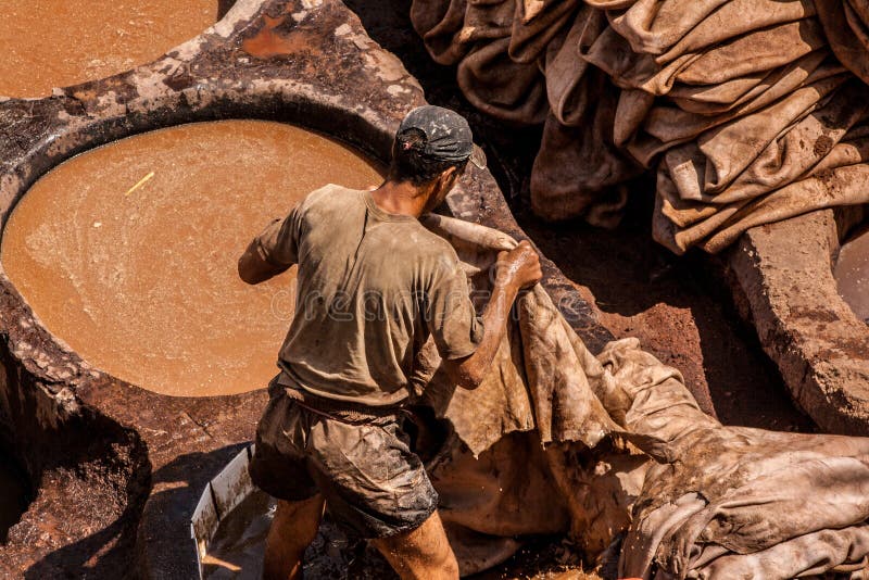 Man at Work in a Tannery in Fes Editorial Stock Photo - Image of color ...