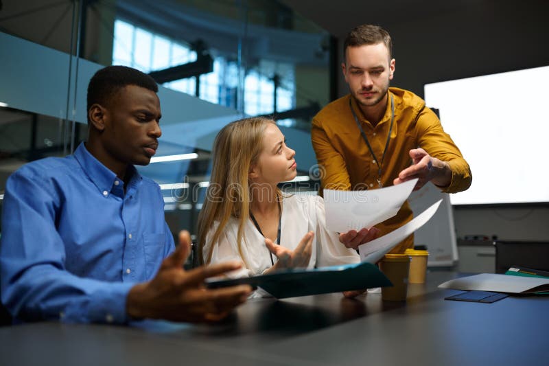 Managers at the Table, it Idea Presentation Stock Photo - Image of ...
