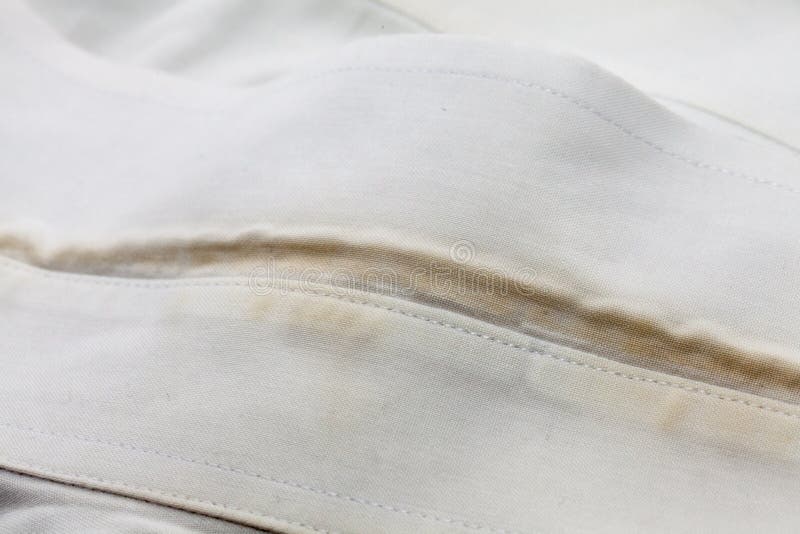 Mancha De La Camisa Blanca Sucia Foto de archivo - Imagen de camisa ... Mancha De La Camisa Blanca Sucia Foto de archivo - Imagen de camisa ...