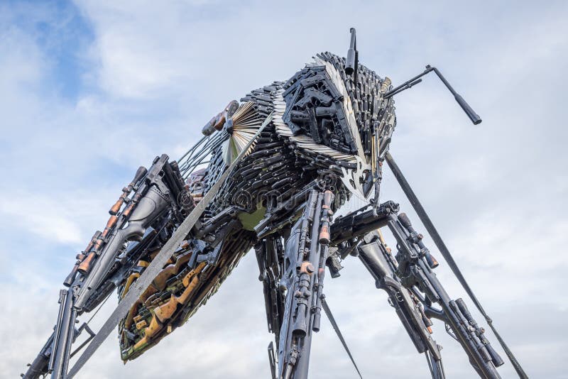 Manchester Anti-Violence Bee Monument Editorial Stock Image - Image of ...