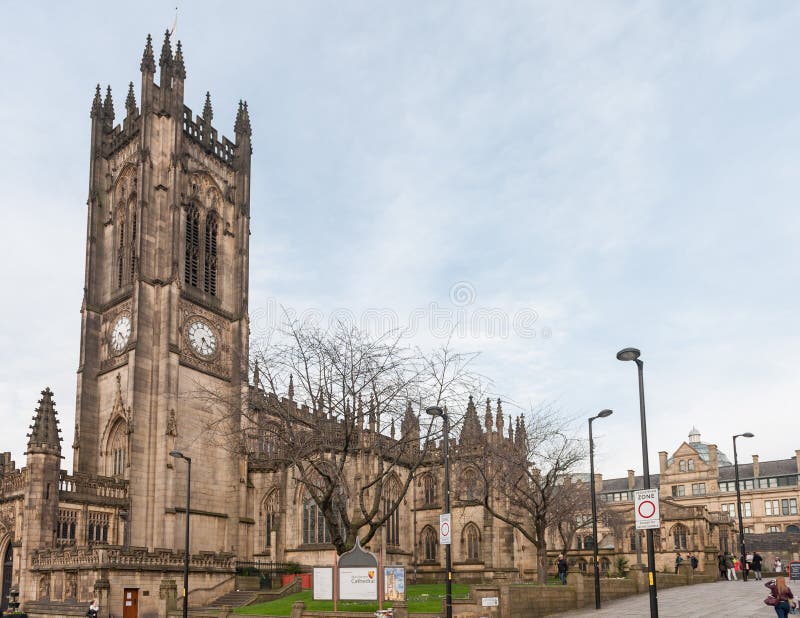 MANCHESTER, ENGLAND - MARCH 08, 2014: Manchester Cathedral Editorial ...