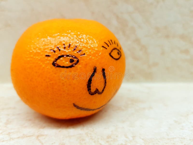 Mandarin smiley stock foto. Image of ingrediënt, begrip - 136503386