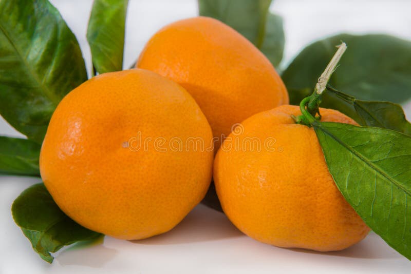 Mandarine verte image stock. Image du centrale, normal - 13424729