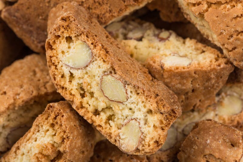 Biscuit Italien De Cantuccini Avec L'amande Photo stock - Image du ...