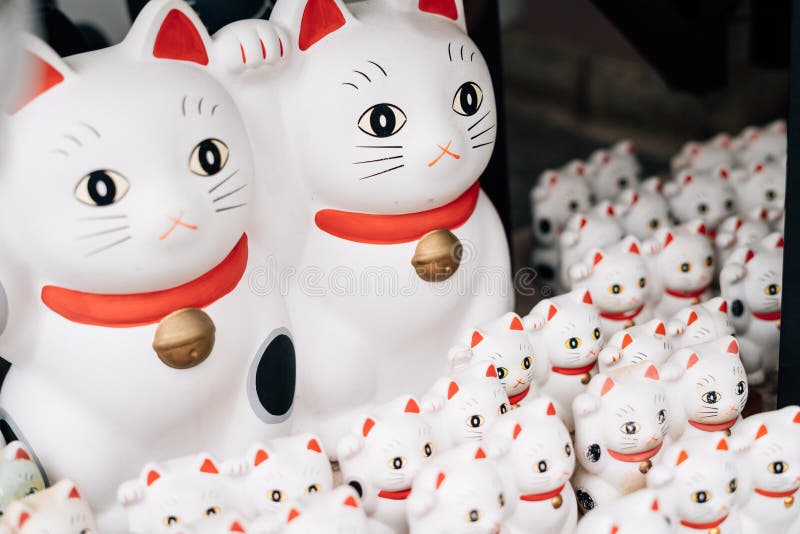 Maneki Neko Cat in Japanese Shrine Stock Image - Image of decoration ...