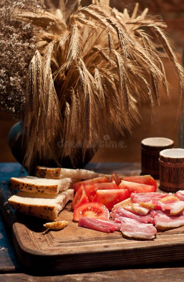 Maneschijn, snack en oren stock afbeelding. Image of ontspan - 54479589