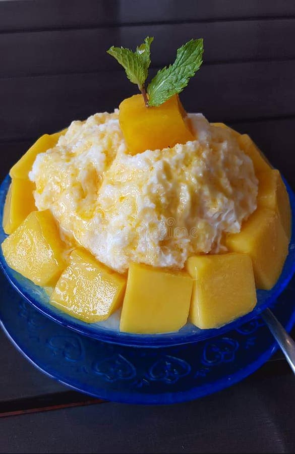Mango Bingsu stock photo. Image of dairy, berry, dessert - 297152894