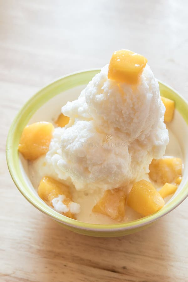 Mango bingsu stock image. Image of korean, bingsu, bingsoo - 79995175