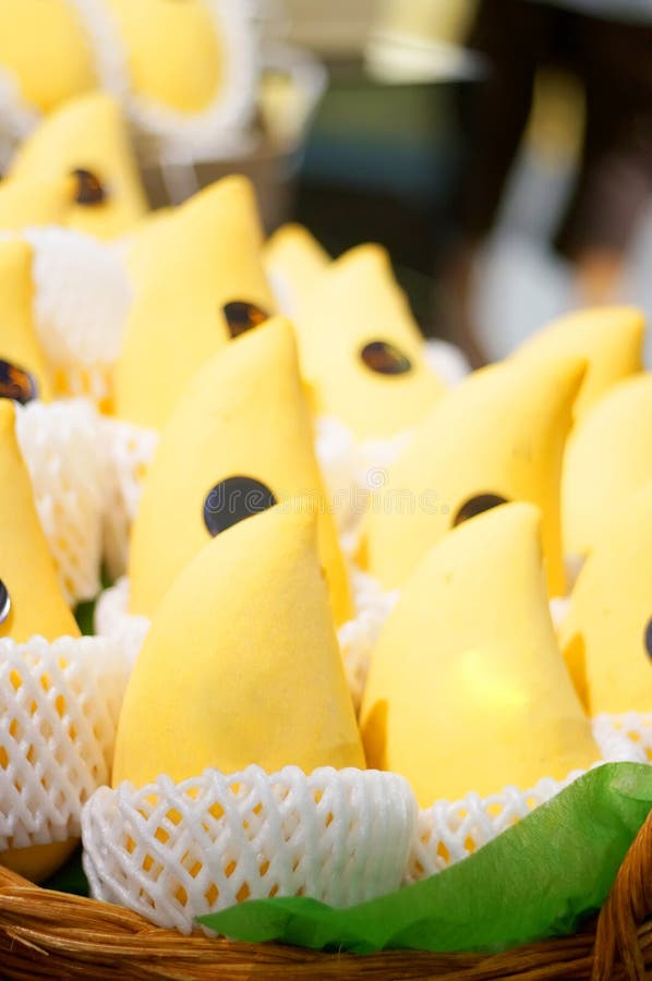 Mango de oro imagen de archivo. Imagen de comestible, desierto - 5025239