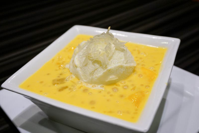 Mango Dessert with Honey Pomelo Stock Image - Image of cream, jelly ...