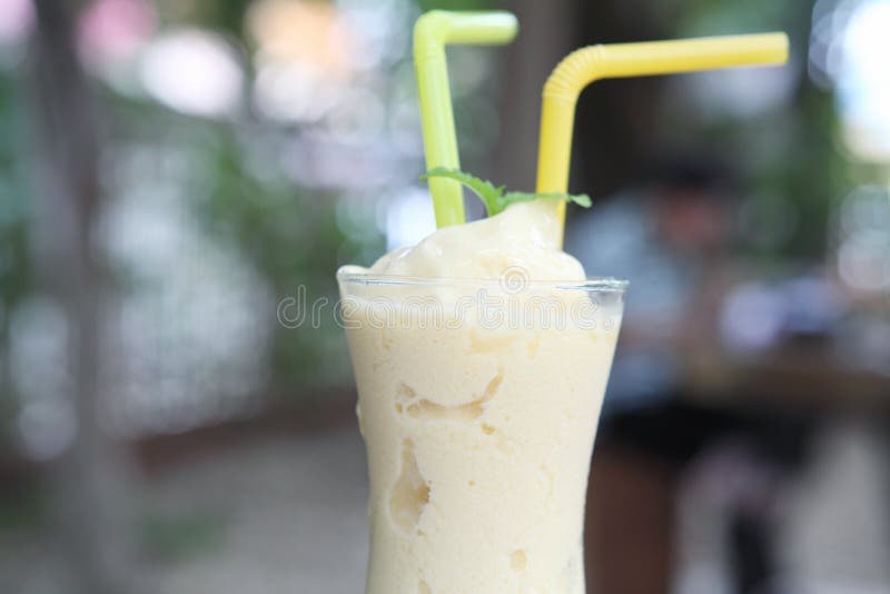 Mango frappe juice stock image. Image of mangos, mango - 141580885