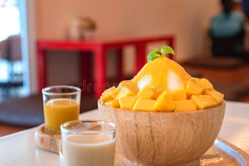 Mango bing su corea foto de archivo. Imagen de cristal - 185121378