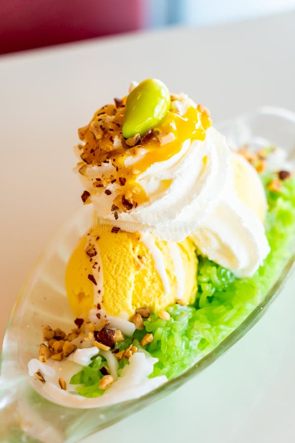 Mango Ice-cream with Sticky Rice and Whipped Cream Stock Photo - Image ...