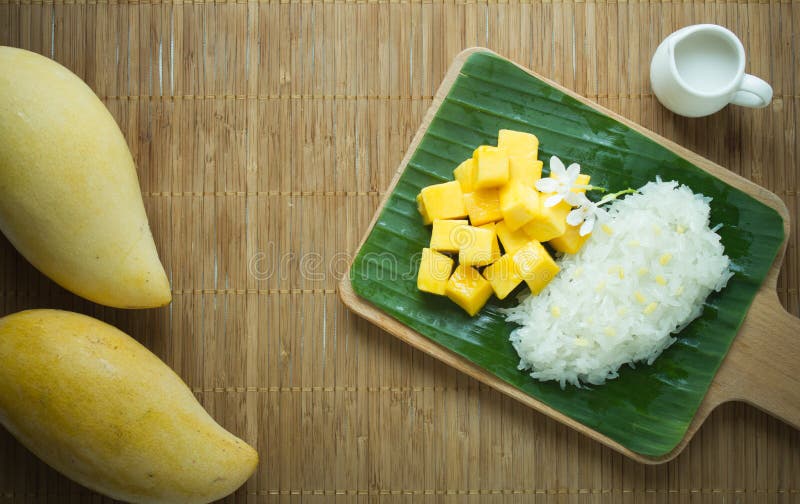 Mango Sticky Rice with Wood Tray, Thai Dessert Stock Image - Image of ...